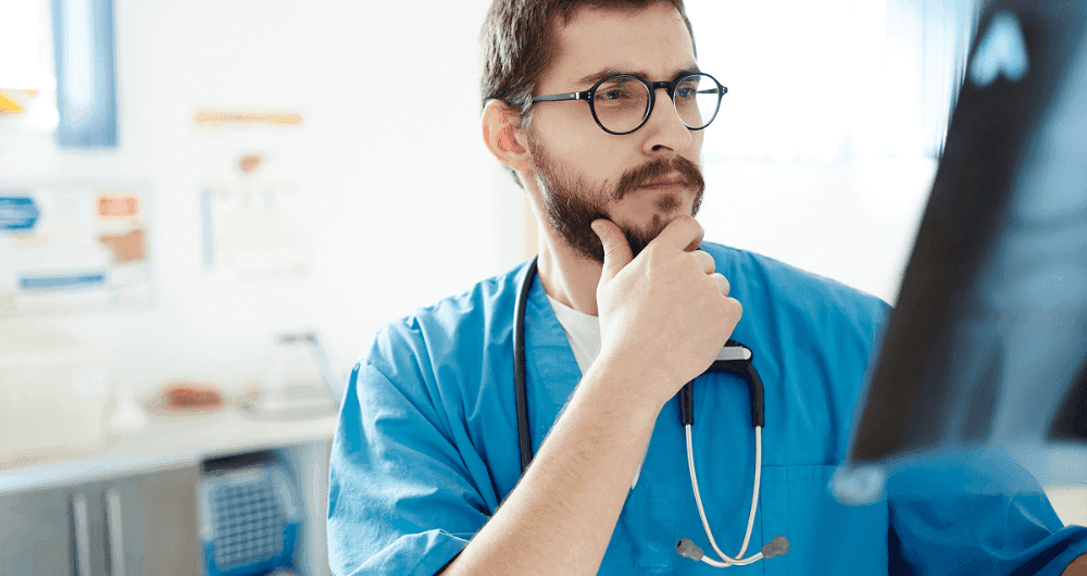 Anatomopathologiste : qui est-il et quel est son rôle